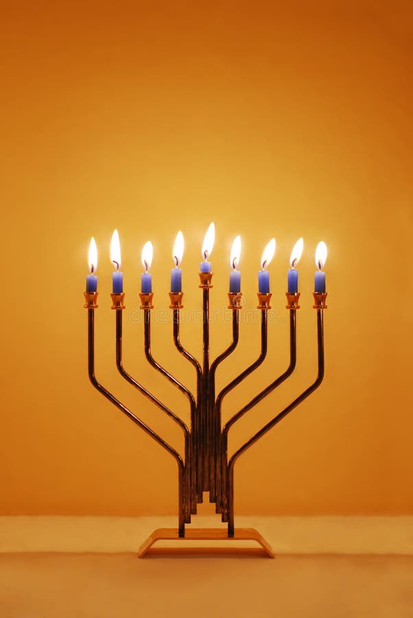 Chanoeka Menorah stock foto. Image of geloof, negen, licht - 21455438