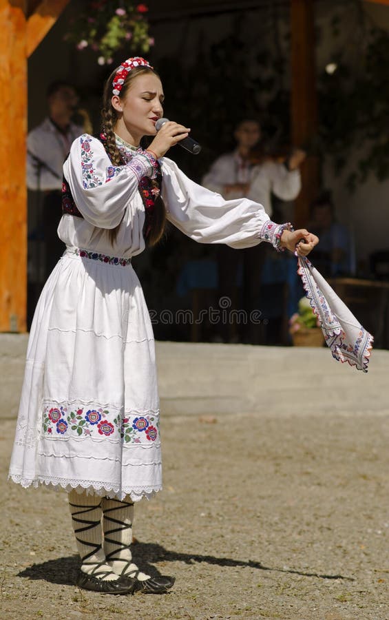 La Chanteuse Roumaine Alexandra Chira Photo éditorial - Image du ...