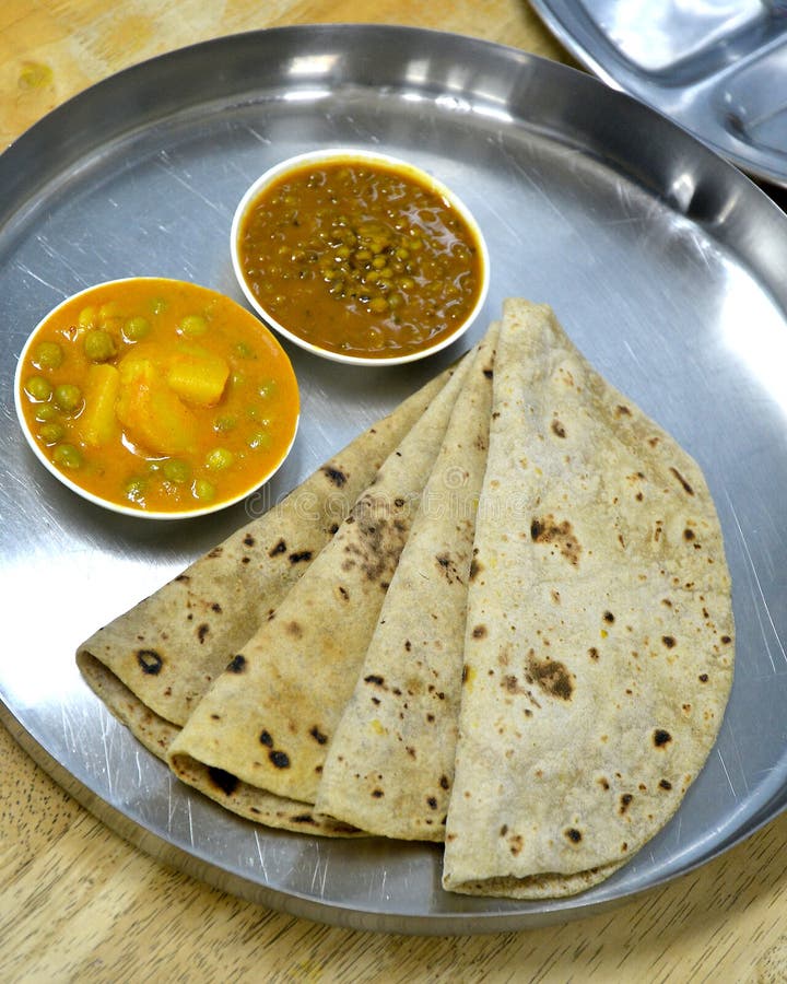 Chapati стоковое изображение. изображение насчитывающей пресный - 121093585