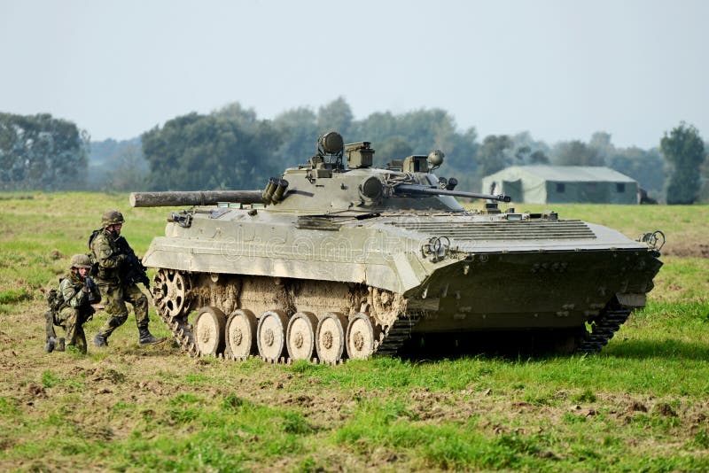 Char d'assaut image stock éditorial. Image du attaque - 45094334