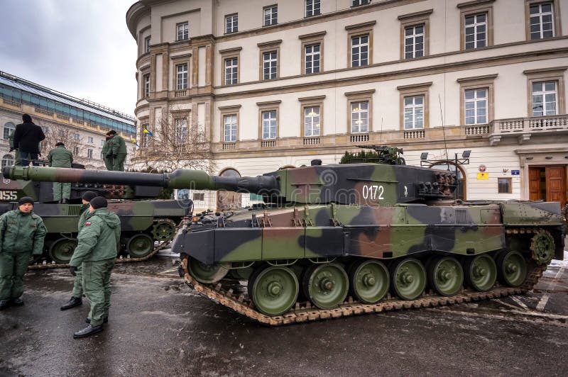 Char De Bataille - Léopard 2A4 Image stock éditorial - Image du bras ...