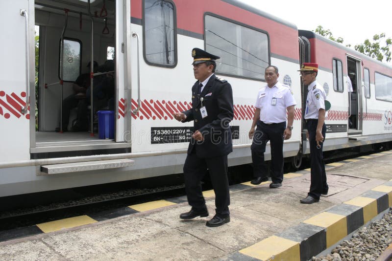 Chariot Railbus Dans Des Stations De Sukoharjo Image éditorial - Image du chariot, transport ...