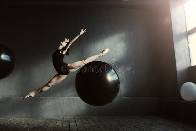 Charismatic Dancer Expressing Herself in the Studio Stock Photo - Image ...