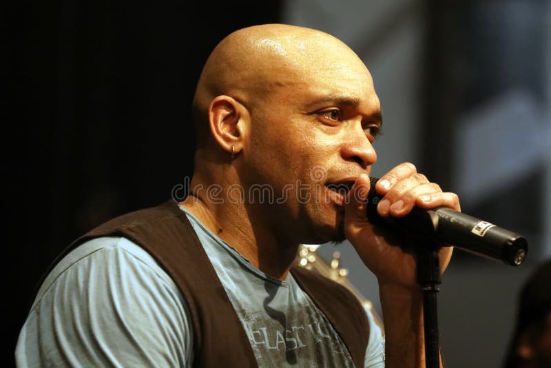 Charles Simmons editorial photo. Image of simmons, show - 24420396