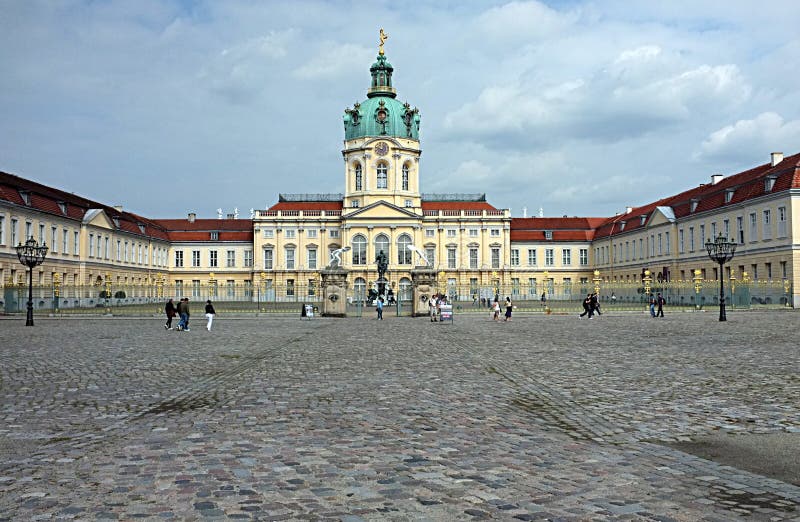 Charlottenburg castle editorial image. Image of baroque - 21106230