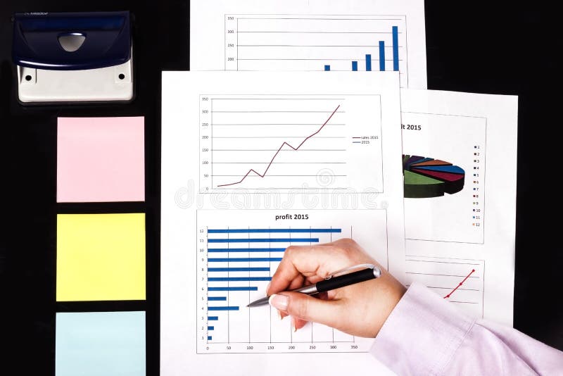 Chart Design on the Desktop Stock Image - Image of office, graph: 72926011