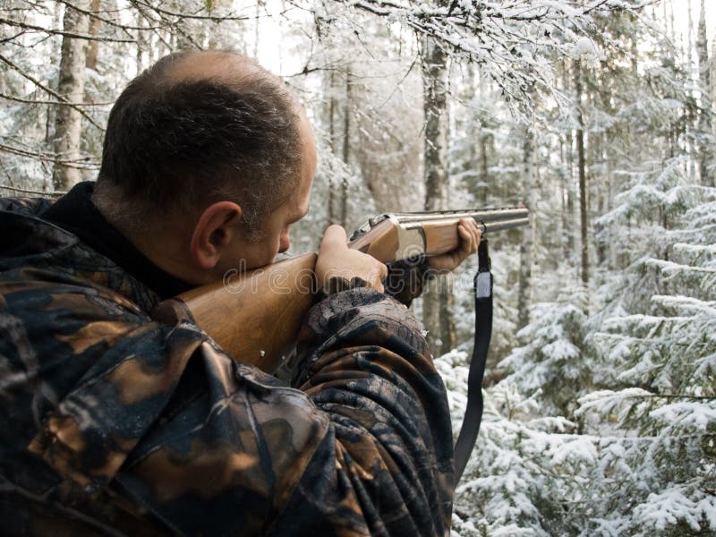 Chasseur image stock. Image du vêtement, forêt, activité - 11338937
