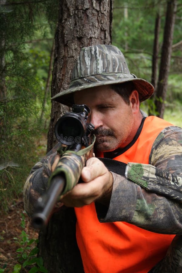 Chasseur photo stock. Image du chasse, chasseur, fusillez - 222684