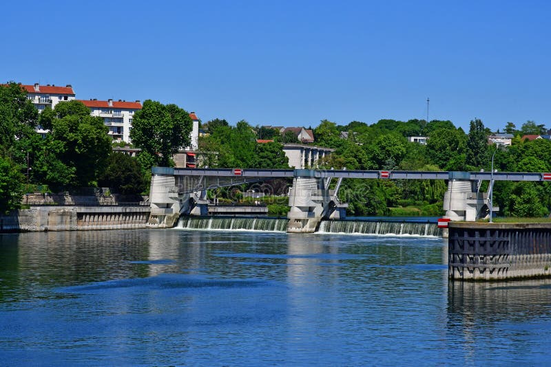 Chatou, France - May 25 2017 : Seine Riverside Editorial Photo - Image ...