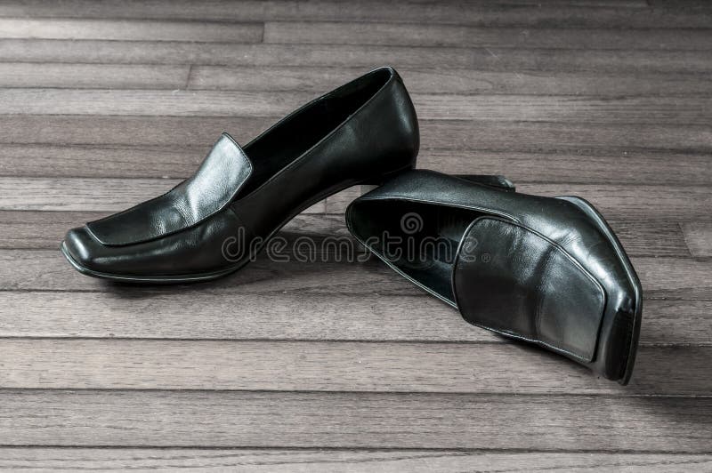 Chaussure Formelle Femelle Noire Image stock - Image du beauté, robe ...