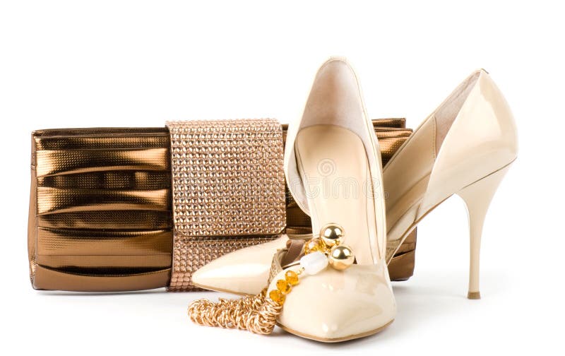 Chaussures Avec Le Sac à Main Et Le Bijou D'or Image stock - Image du ...