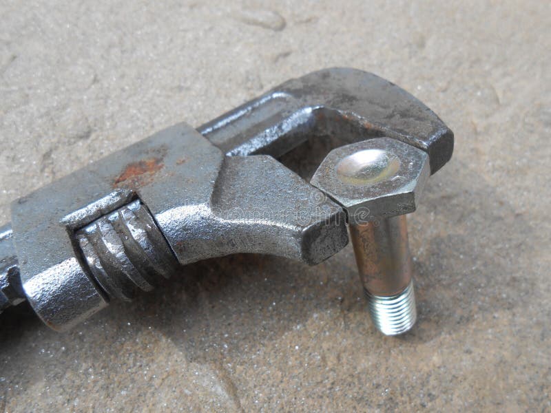 Chave Francesa Ou Chave Inglesa (wrench) Uma Ferramenta útil Para Cada ...