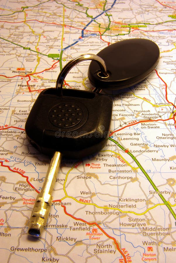 Chaves do carro no mapa foto de stock. Imagem de movimento - 5775698