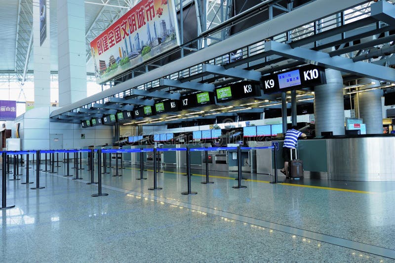 Airport check-in process editorial photography. Image of people - 22717612