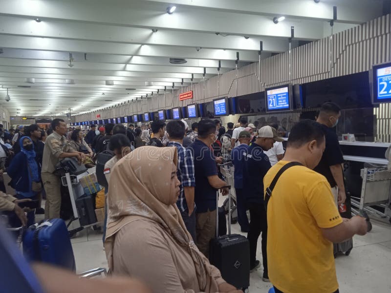 Check-in at Bandara Soekarno Hatta Editorial Photography - Image of ...