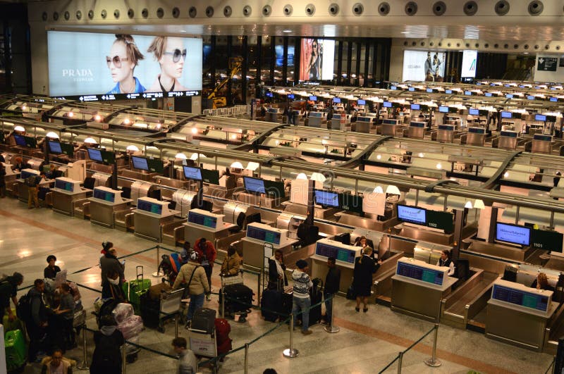 Check in Hall Milan Malpensa Airport Stock Image - Image of airport ... Check in Hall Milan Malpensa Airport Stock Image - Image of airport ...