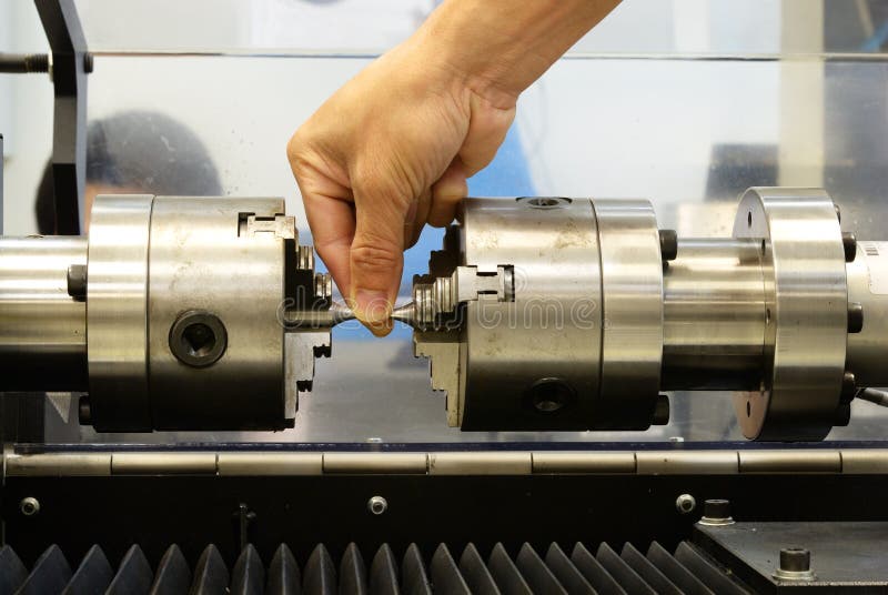 Check The Torsion Specimen Before Test Picture. Image: 29805369