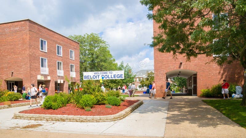 Checking in at Beloit College Editorial Image - Image of rural, river ...