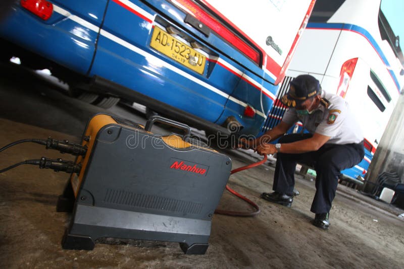 Checking bus editorial photo. Image of driver, solo, terminal - 31848691