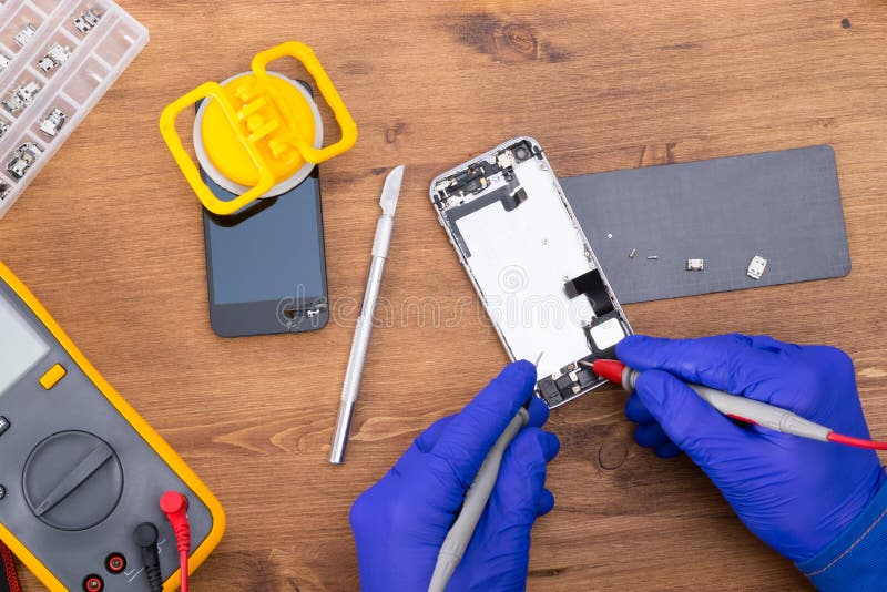 Checking for a Mobile Device Malfunction and Replacing a Broken Screen ...