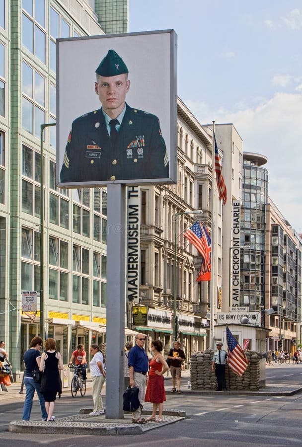 Checkpoint Charlie editorial stock image. Image of memorial - 10782549