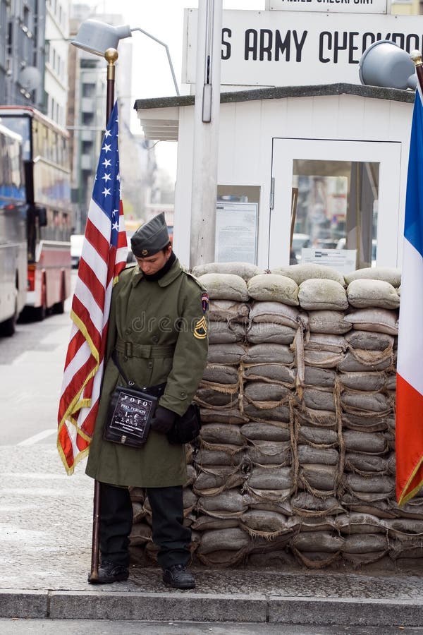 Checkpoint Charlie editorial stock image. Image of memorial - 10782549