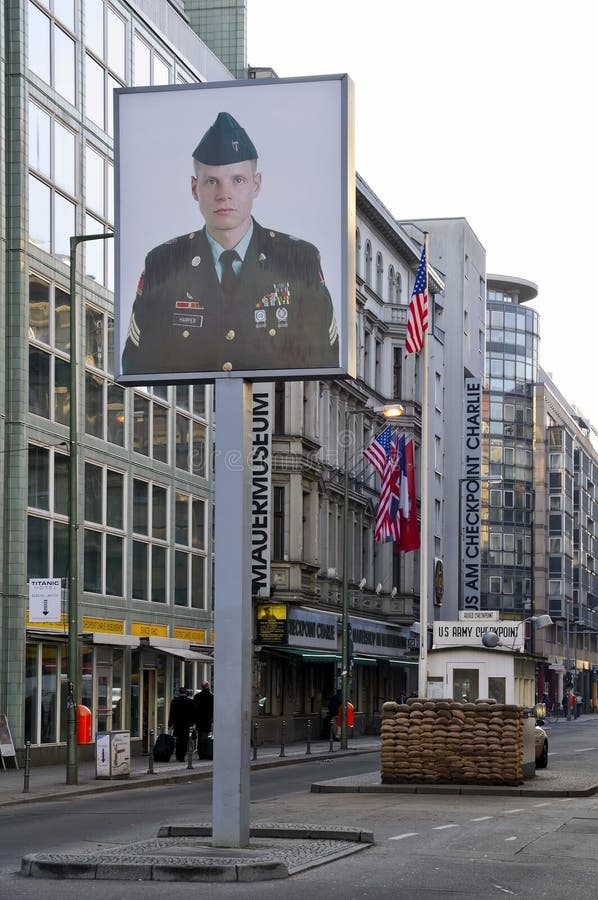 Checkpoint Charlie editorial stock image. Image of memorial - 10782549