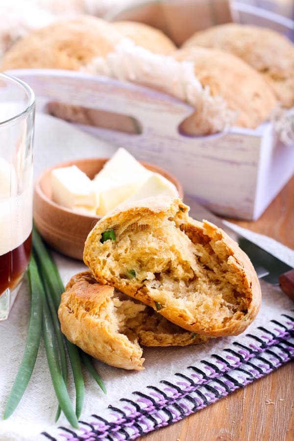 Cheddar & Chive Beer Dampers Stock Image - Image of chive, rolls: 54145497