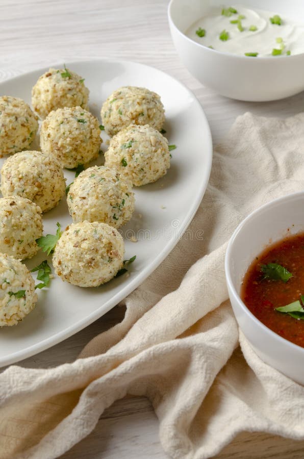 Cheese Balls with Three Types of Cheese without Baking. Keto Diet ...