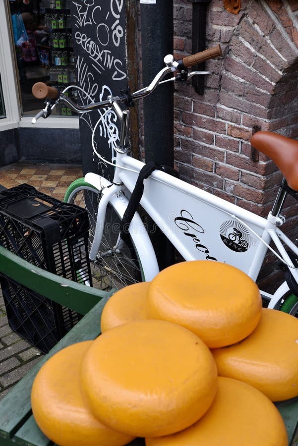 Cheese tasting, Amsterdam editorial photo. Image of bicycle - 138425096