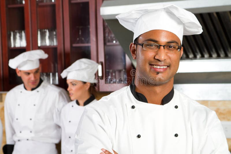 Chef indien image stock. Image du joyeux, nourriture - 14985095