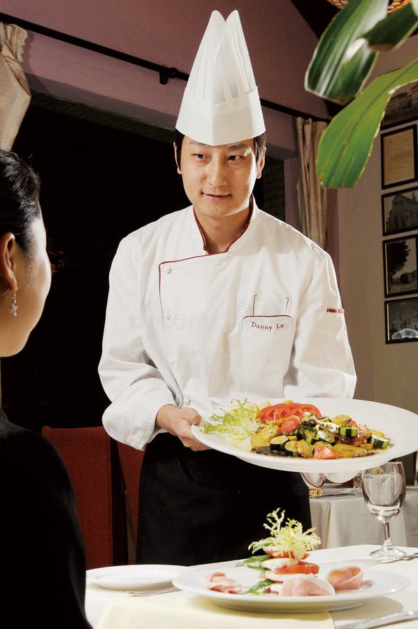 Chef-kok met voedsel stock foto. Image of jongen, beroep - 8542960