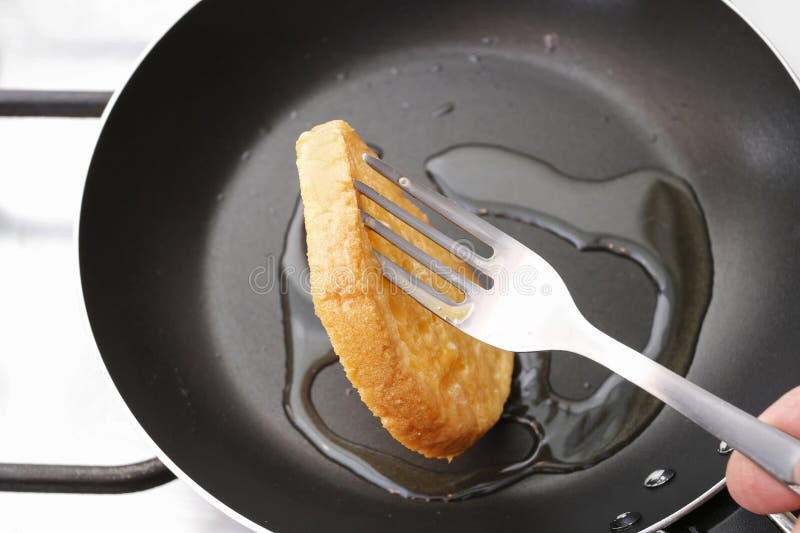 Chef Mostra Como Fazer Torrada Francesa Foto de Stock - Imagem de ...
