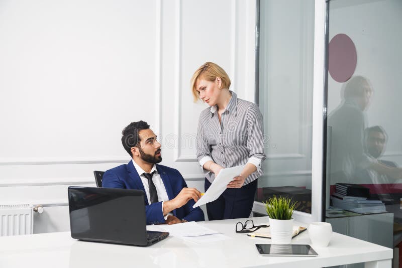 In Chef- Office stock foto. Image of boekhouder, bureau - 115153872