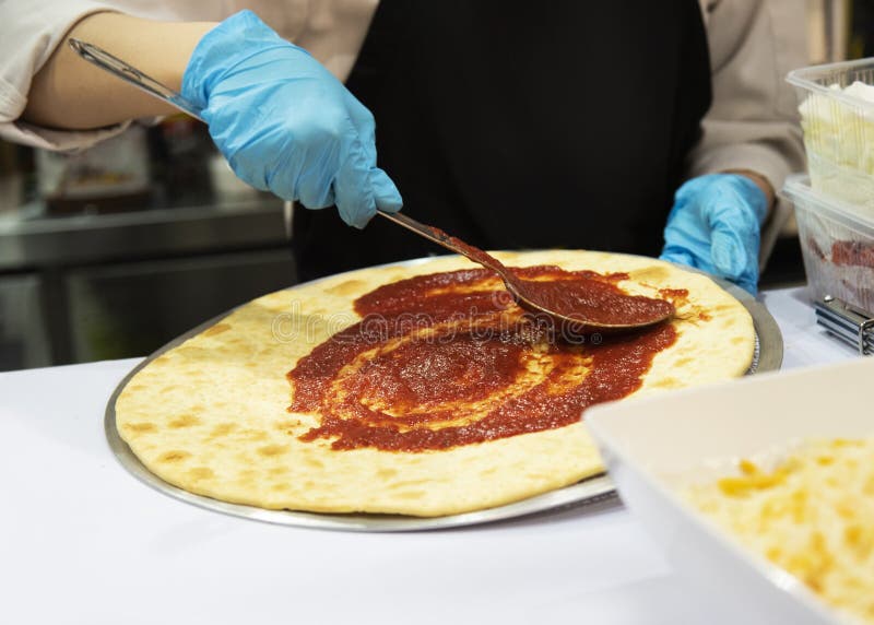 Chef Preparing Pizza, Chef Process of Making Pizza in Pizza Restaurant ...