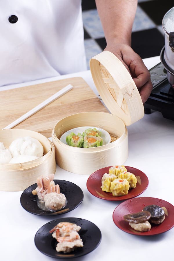 Chef Presented Chinese Dim Sum Stock Photo - Image of dinner, meal ...