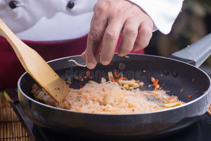 Chef Stitr Fried Rice Noodle Cooking Pad Thai Stock Photos - Free ...