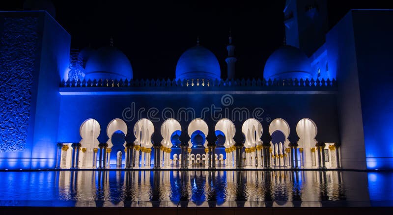 Cheikh Zayed Great Mosque in Abudhabi Editorial Image - Image of ...