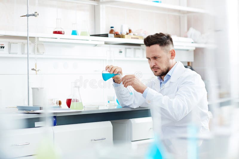 Scientific Expert in Laboratory Using VR Stock Image - Image of organs ...