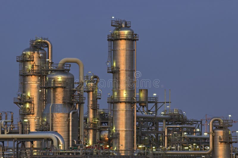 Chemical Production Facility Stock Photo - Image of equipment, flowing ...