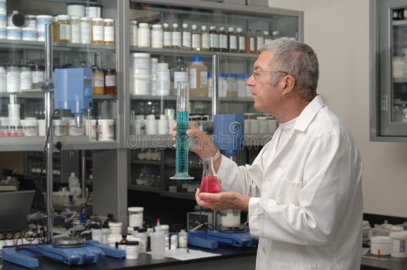 Chemika laboratorium zdjęcie stock. Obraz złożonej z laboratorium - 4242988