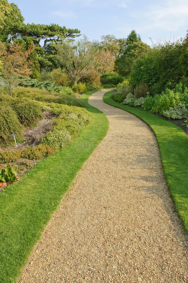 Chemin De Gravier En Parc Anglais Image stock - Image du jardin, bâti ...