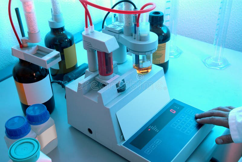 Chemisch laboratorium stock afbeelding. Image of analyse - 12446521