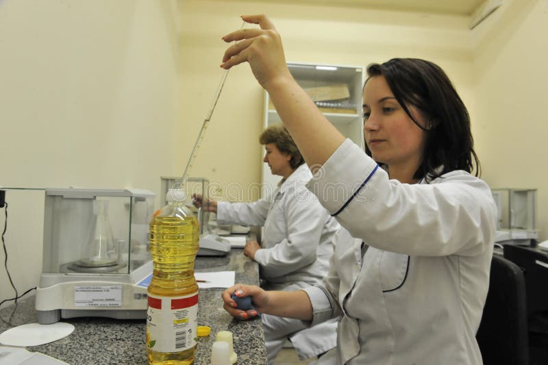 Chemisch Laboratorium Voor Het Testen Van Voedsel Redactionele Foto ...