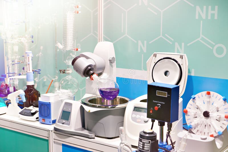 Moderne Chemische Apparatuur Voor Laboratoria Stock Afbeelding - Image ...