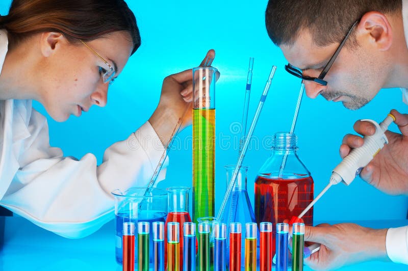 Chemisches Labor stockfoto. Bild von verunreinigung, chemikalien - 1104412