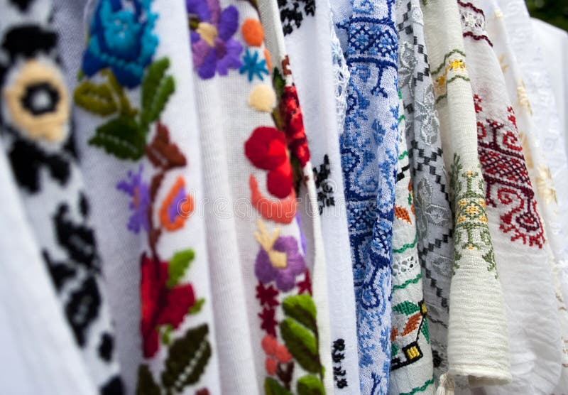 Motifs Roumains Traditionnels Image stock - Image du fond, couleurs ...