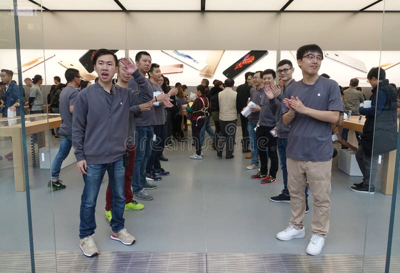 Chengdu Opens Second Apple Store Editorial Photography - Image of ...