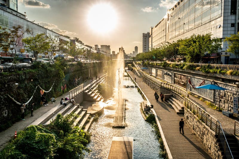 Cheonggyecheon Stream Walk at Sunset Top View with Dramatic Light in ... Cheonggyecheon Stream Walk at Sunset Top View with Dramatic Light in ...