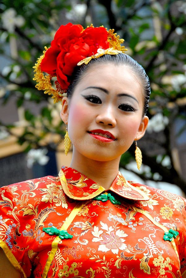 Cheongsam redactionele foto. Afbeelding bestaande uit chinees - 29535481